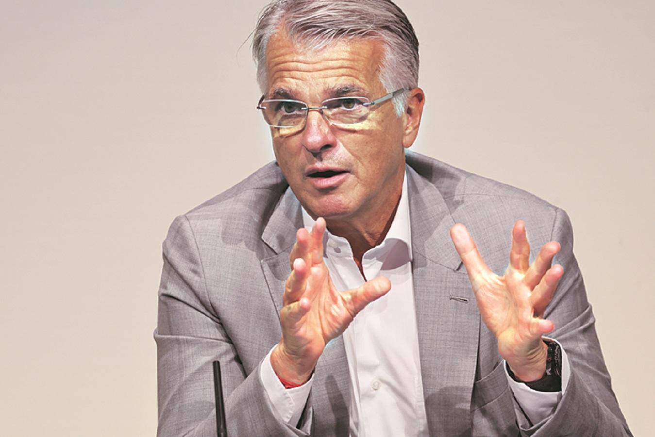 UBS Group begins $10 billion cuts, to fire 3,000 Swiss staffers: Report ...