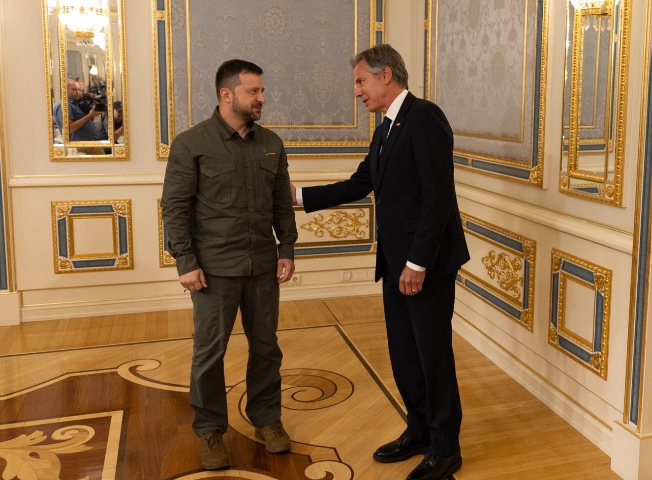 Objective is for Ukraine to succeed in regaining its sovereignity ...