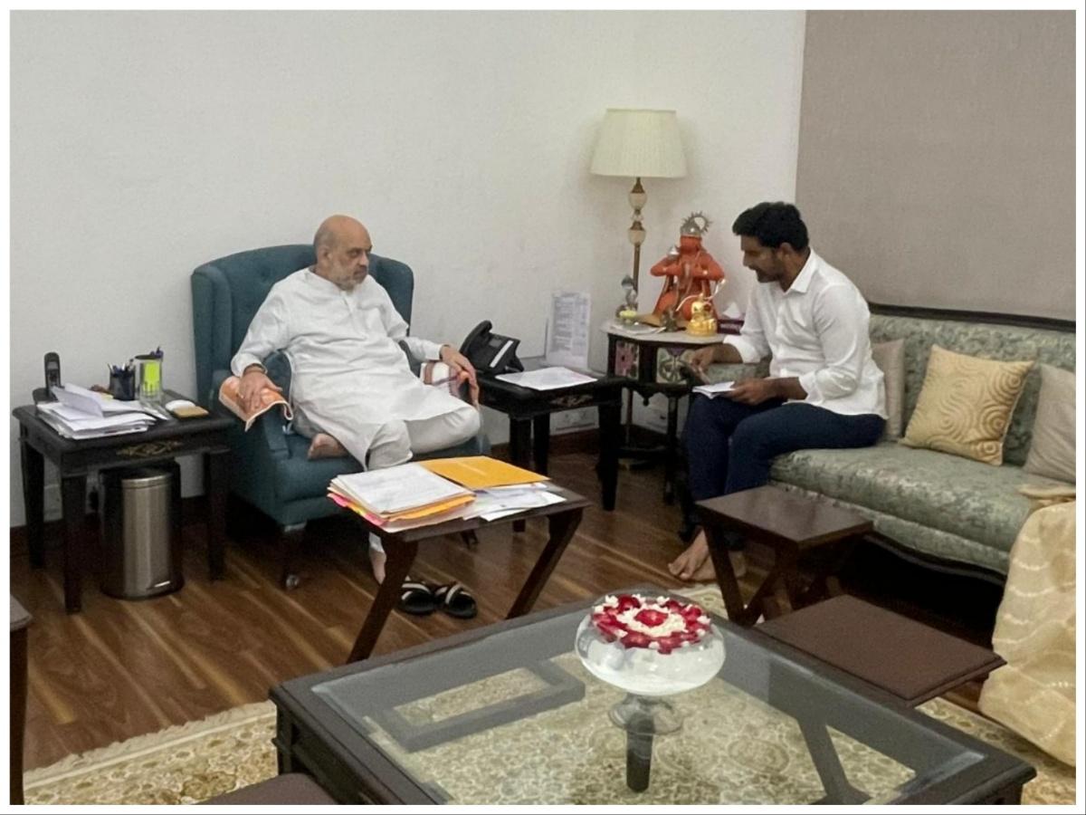 Nara Lokesh meets Shah, expresses worry about threat to father Naidu's life