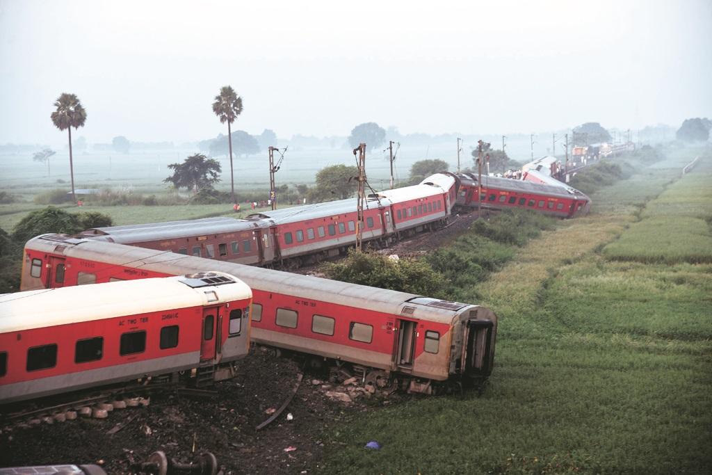 Four killed and 30 injured in train crash in Bihar, says Railways ...