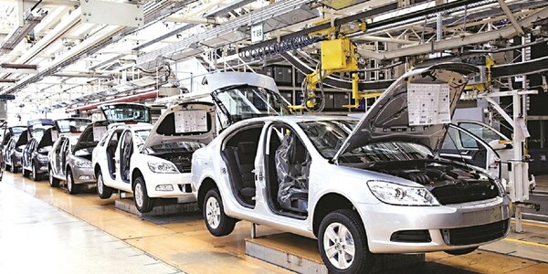 Volume growth, softer commodity prices to drive Q4 margins of auto ...