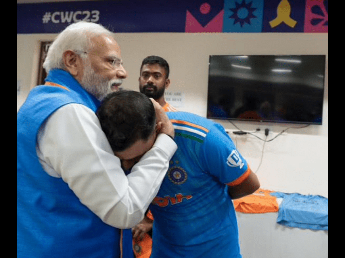 WATCH VIDEO: PM Modi consoles Team India after loss in World Cup final ...