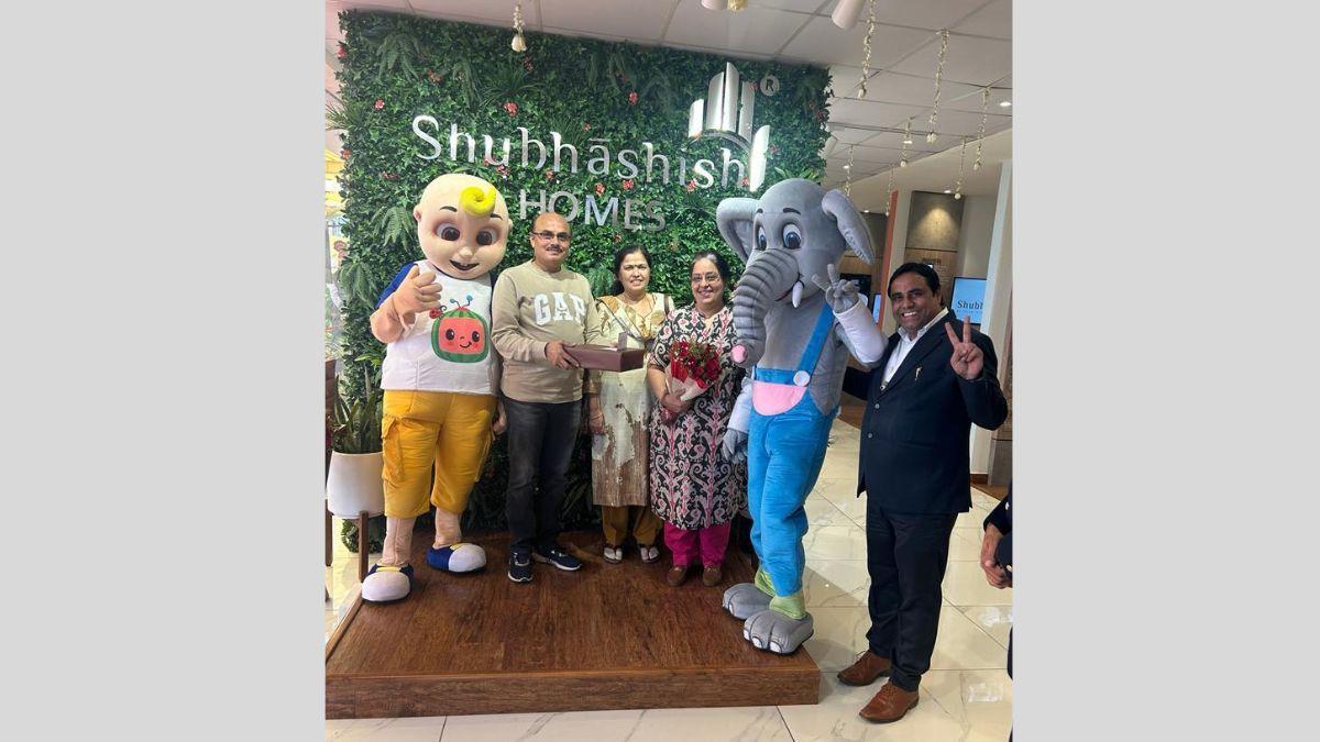 Shubhashish Prakash Gets a whole hearted Reception by the People of ...