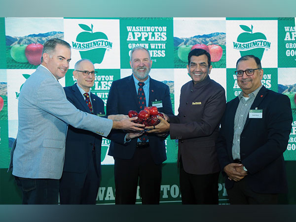 Celebrating new season and new beginning of Washington Apples in India