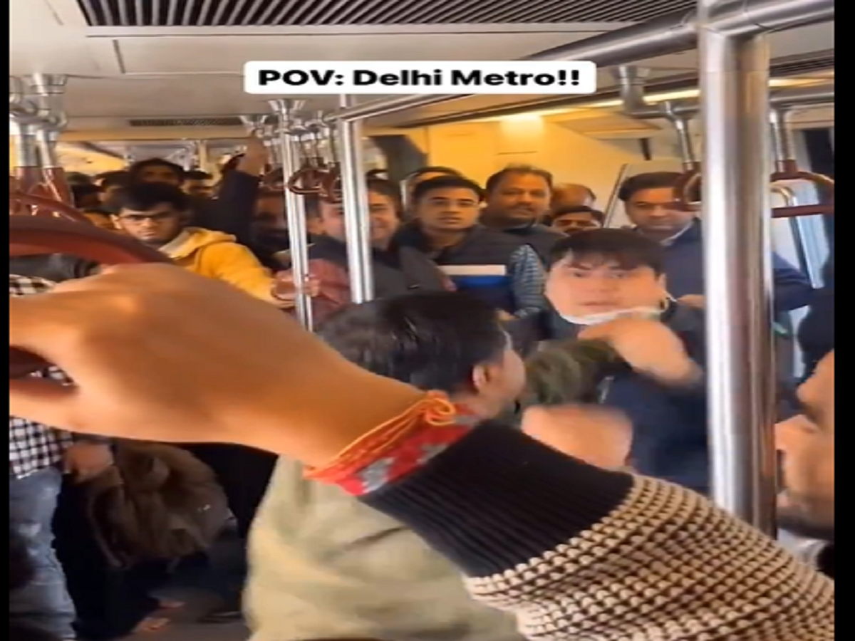 Delhi metro passengers' fight video goes viral on internet, netizens react | India News ...