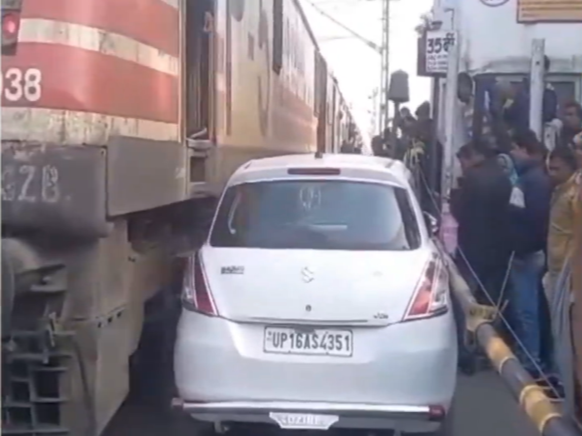 Viral Video Shows Car Avoiding Collision With Train Watch Video Here Social Viral Business 