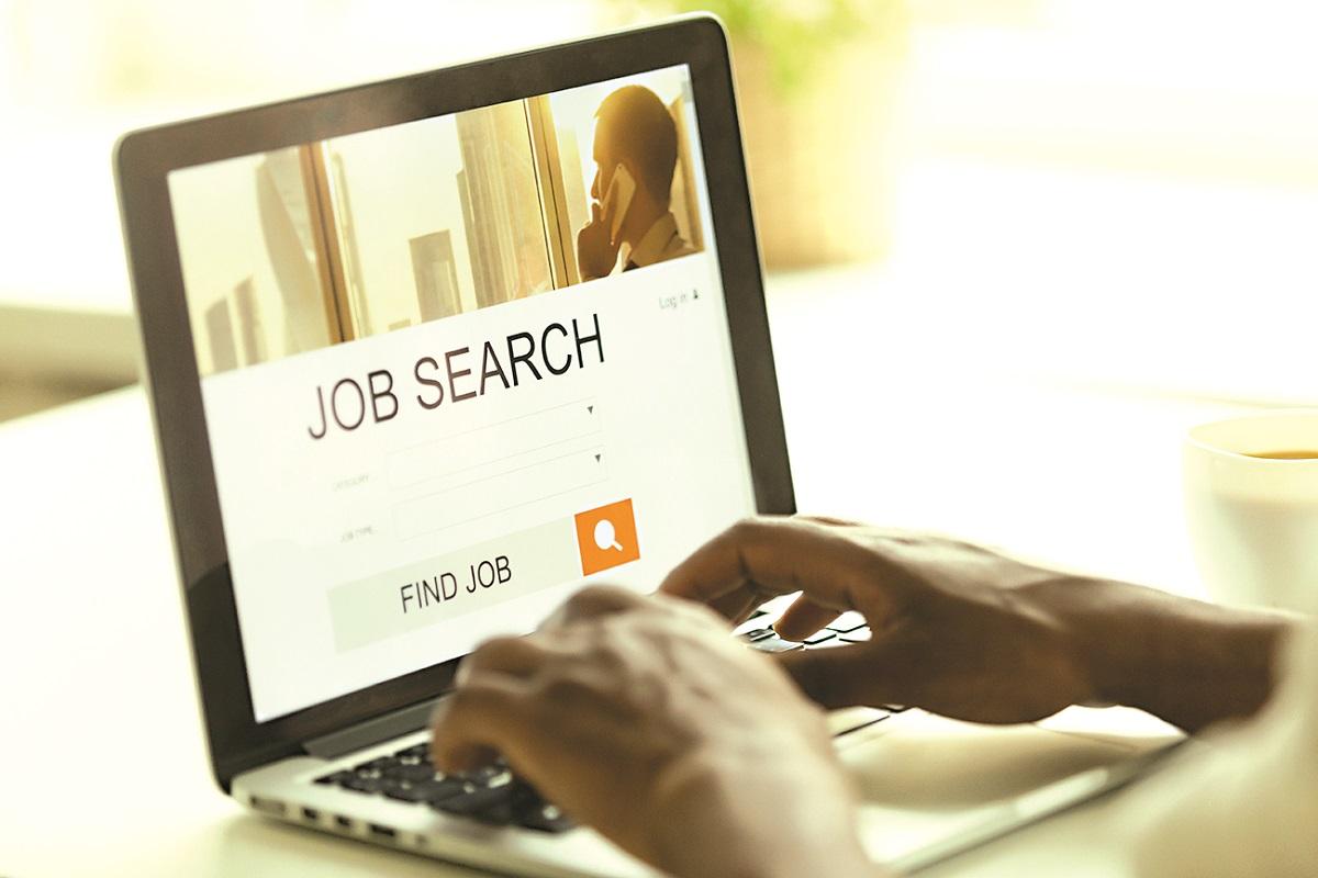 9 out of 10 professionals in India looking for job switch in 2024 ...