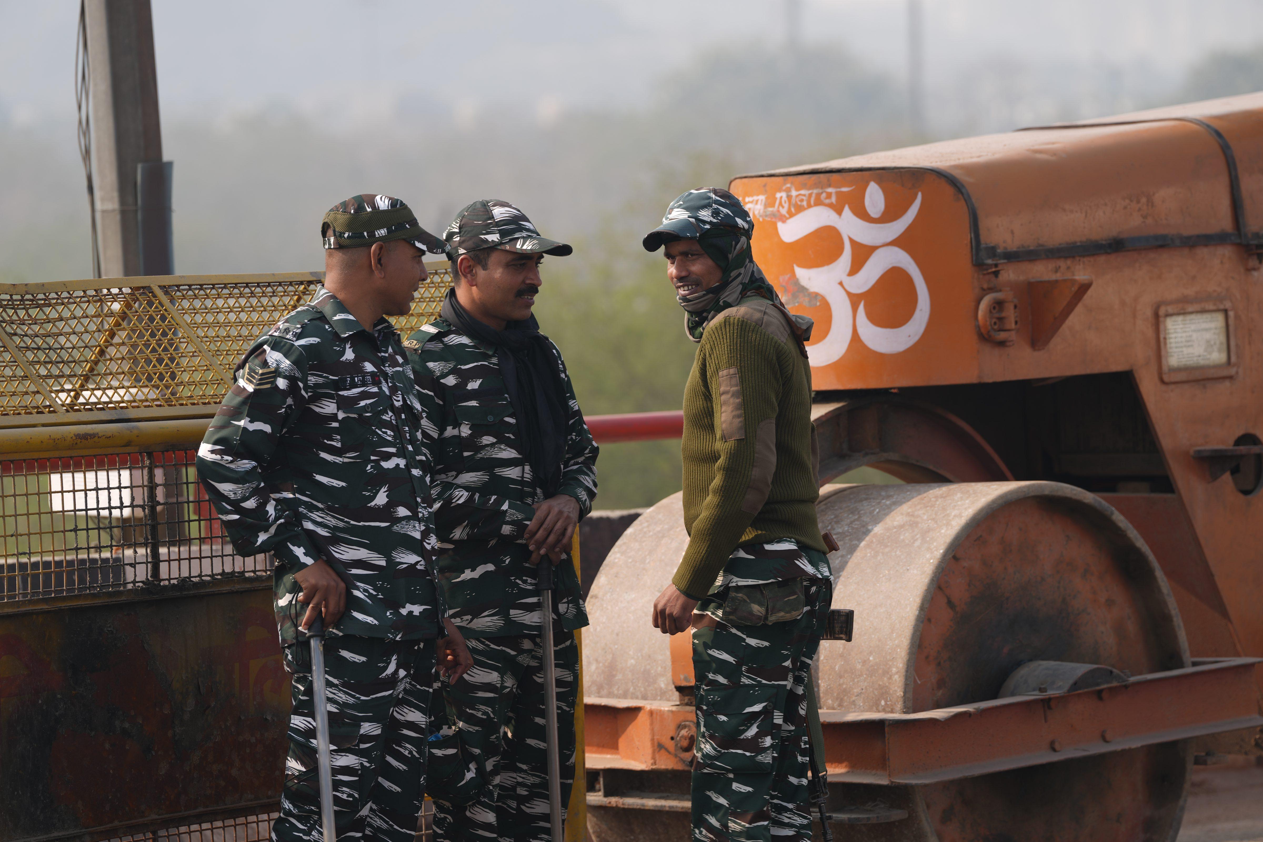 Singhu, Tikri borders remain sealed as farmers' protest enters day 3 ...