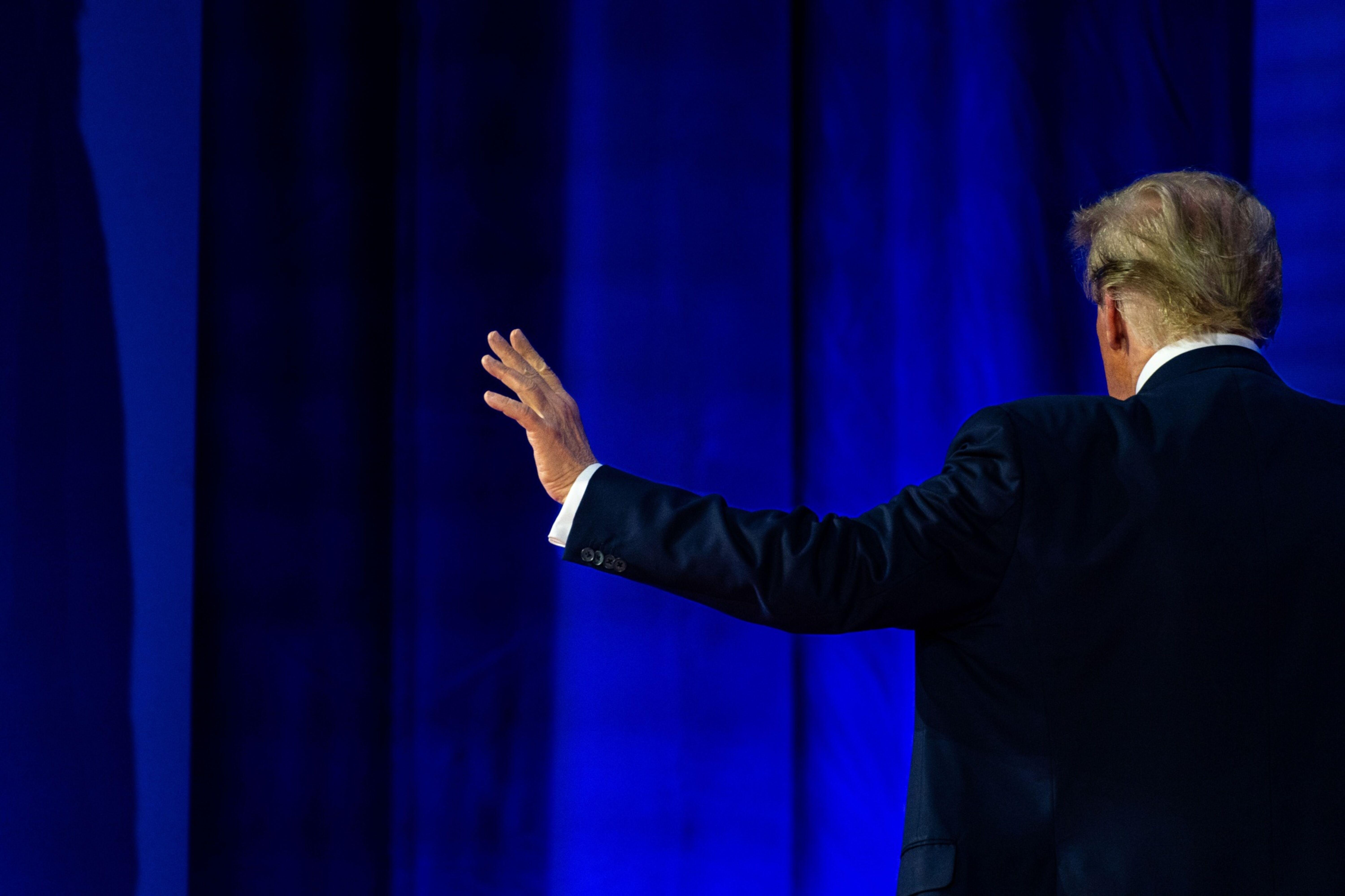 Illinois becomes 3rd state to remove Donald Trump from state ballot ...