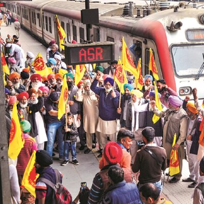 Farmers suspend 'rail roko' protest at Shambhu railway station in ...