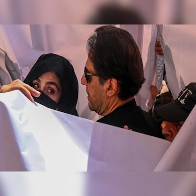 Toshakhana case: Pak court suspends Imran Khan, Bushra Bibi jail terms | World News - Business ...