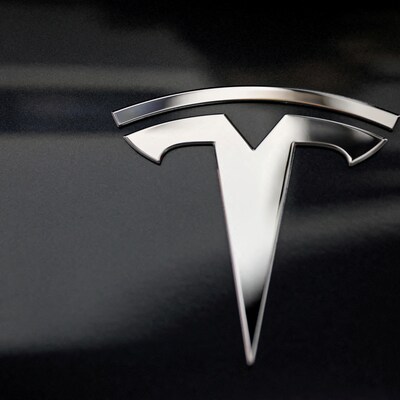 Tesla lays off more staff in software, engineering, service teams ...