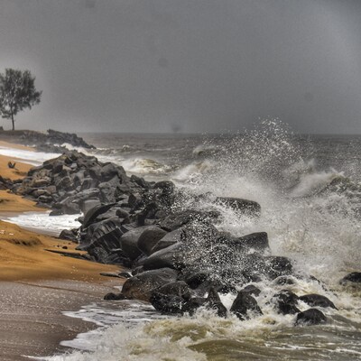 Cyclone Remal ravages West Bengal, leaves millions without electricity ...