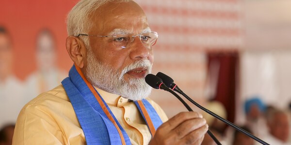 PM Modi arrives in TN, to embark on 'dhyan' at Vivekananda Rock ...