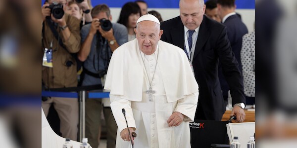 Pope Francis to use handmade chairs by Indian-origin man on Singapore ...