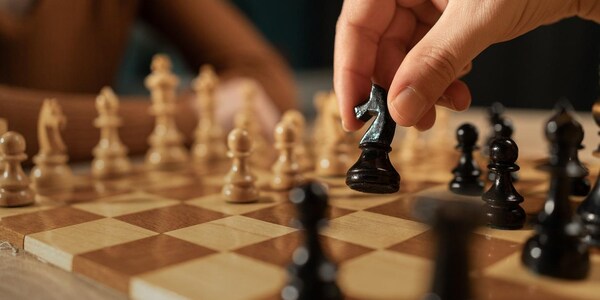 Chess scandal: Russian champion caught poisoning opponent with mercury ...