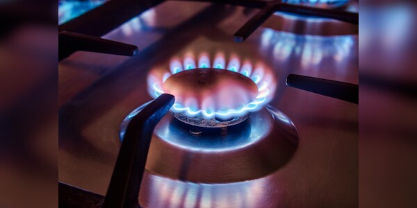 CNG price up by ₹1.5, cooking gas by ₹1 in Mumbai-MMR - 4th hike in 6 ...