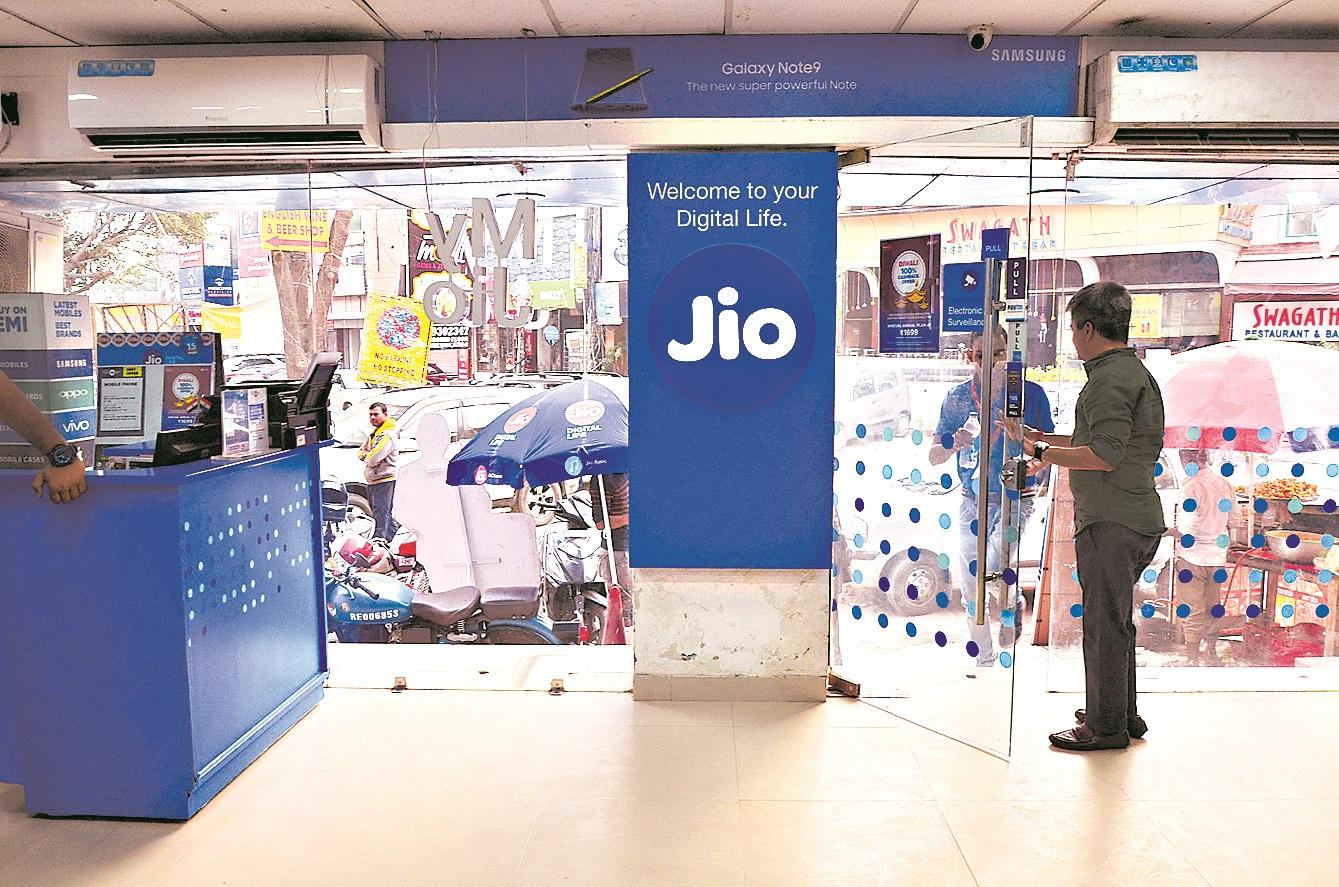 Reliance Jio IPO worth $100 bn set for 2025, retail to debut much later | IPO News - Business ...