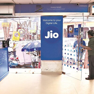 Reliance Jio IPO worth $100 bn set for 2025, retail to debut much later | IPO News - Business ...