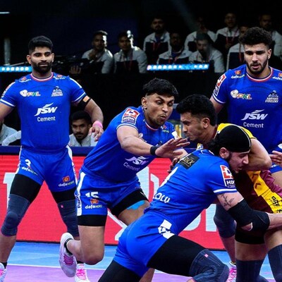 PKL 2024 HIGHLIGHTS: Dabang Delhi beat Puneri Paltan 30-26; Haryana humiliate Titans 46-25 | Pro ...