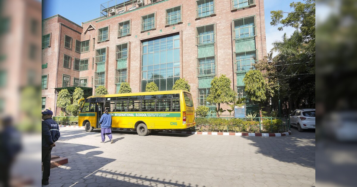 Delhi School Alert: Over 50 Delhi schools receive bomb threats; second ...