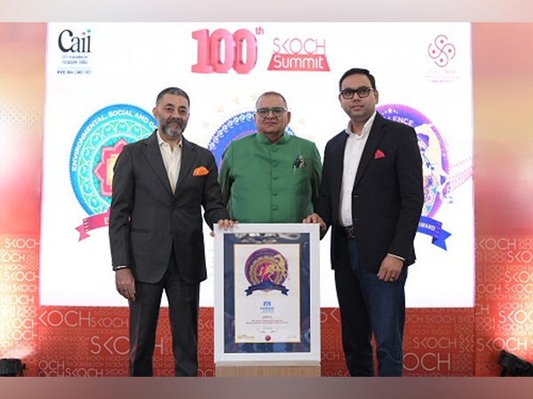 Double Gold! Muthoot Microfin Shines at SKOCH Awards 2025