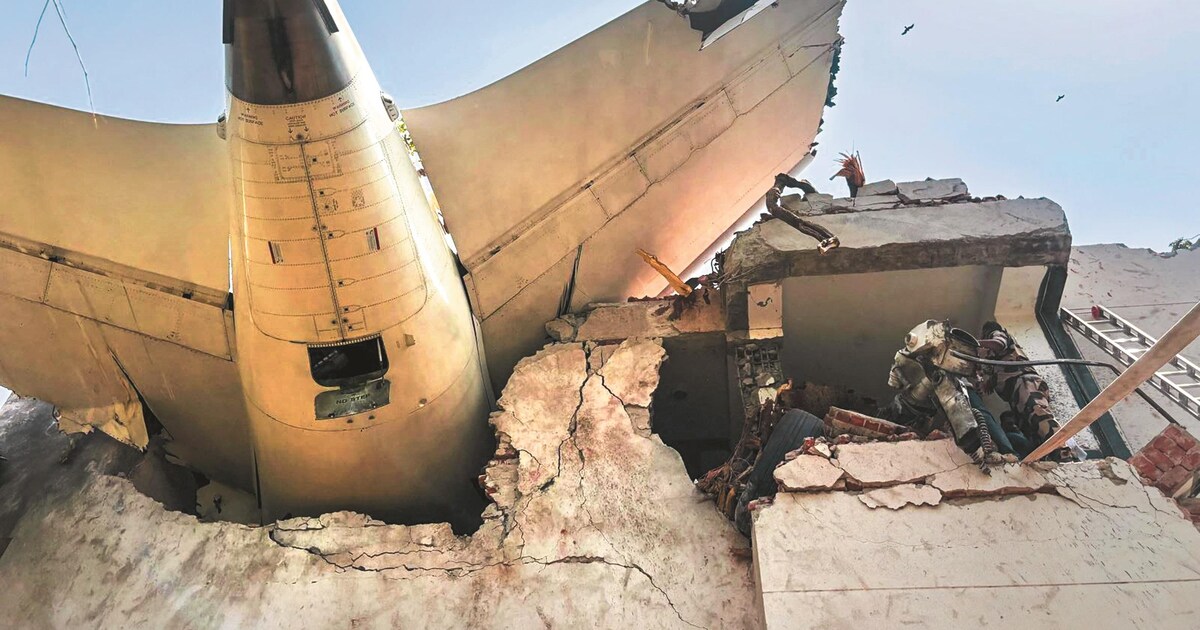 Air India plane crash puts focus on thrust, flaps, landing gear issues ...