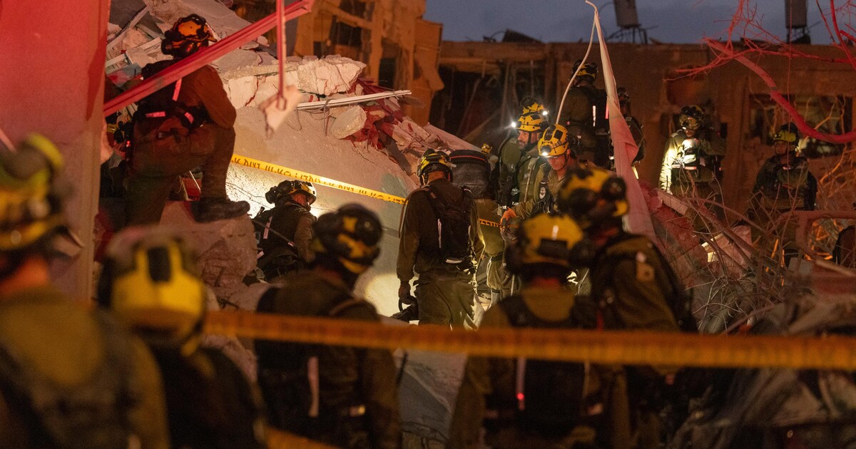 Iran urges public to watch for Mossad agents in masks and sunglasses ...