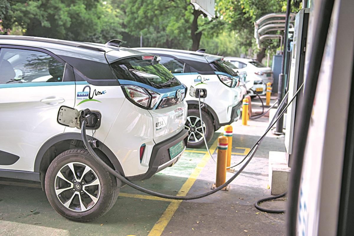 Strong EV lineup pushes hybrids to the back seat; penetration hits 4.4% | Auto - Business Standard