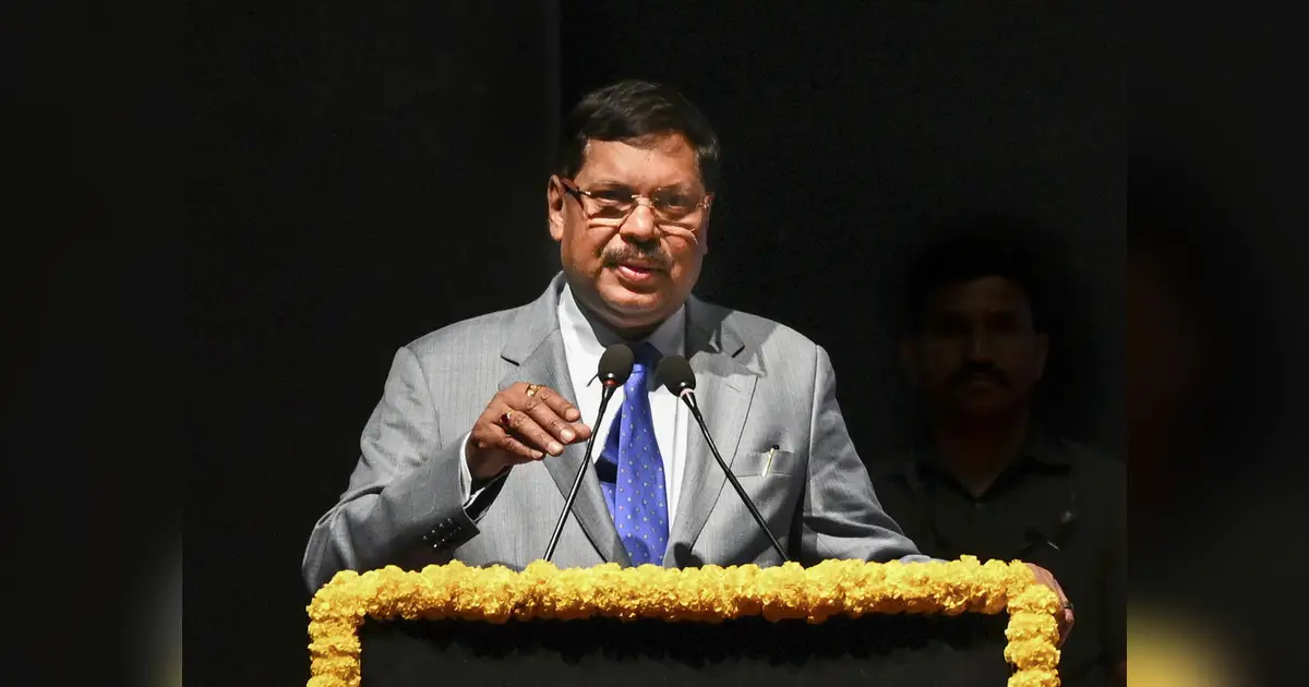 LIVE news updates: Lawyer who threw shoe at CJI Gavai says he has no ...