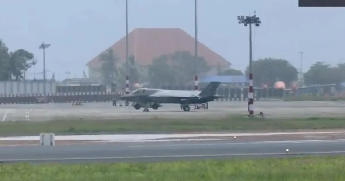 Stranded F-35 jet in Kerala may be dismantled, airlifted to UK soon ...