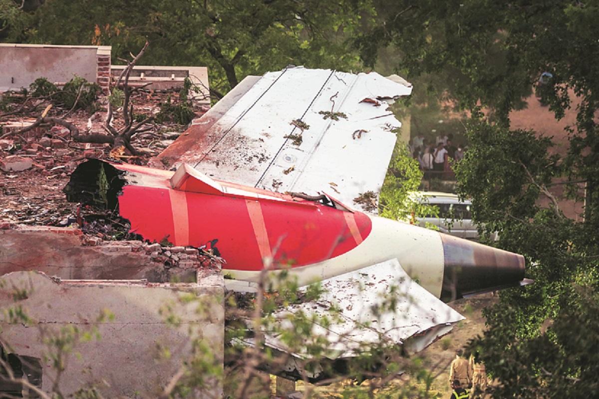 Datanomics: Pilot error identified as top cause for air accidents | Top ...