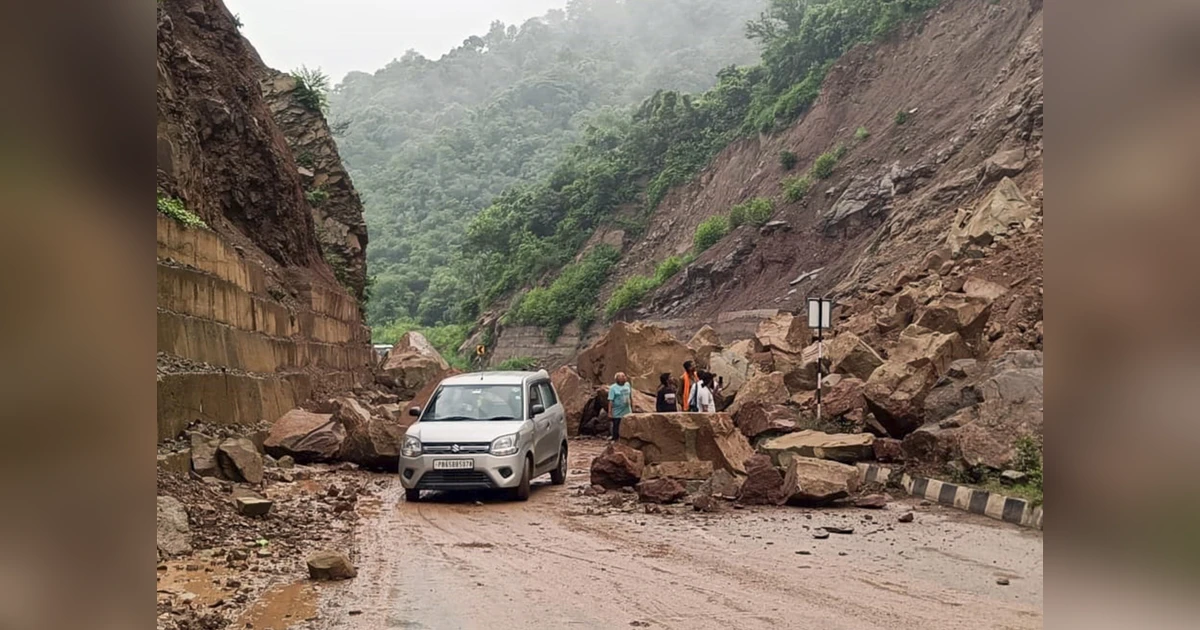 Jammu-Srinagar highway shut following shooting stones, landslides in Ramban | India News ...