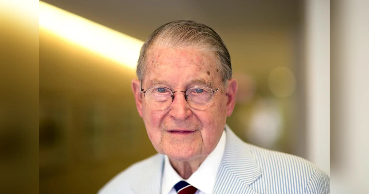 William Webster, only person to lead both FBI and CIA, dies at 101 ...