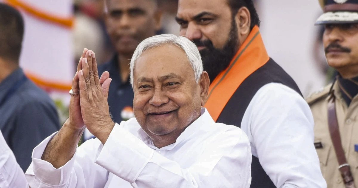 Bihar CM Nitish Kumar hikes stipend for anganwadi workers, helpers | Bihar Elections 2025 ...