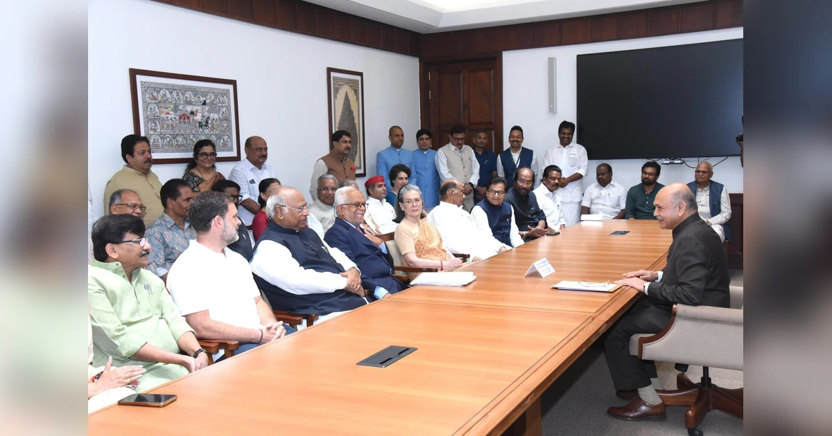 B Sudarshan Reddy files V-P nomination in presence of Sonia, Rahul ...