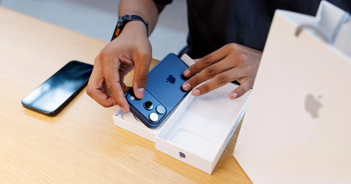 Foxconn workers faced tough conditions making iPhone 17, says labour ...