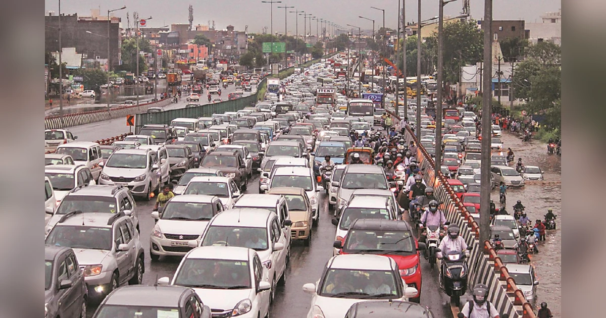 Commercial vehicles below BS-IV to be barred from entering Delhi from ...