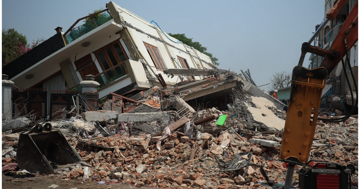 91 students remain buried 2 days after school collapse in Indonesia ...