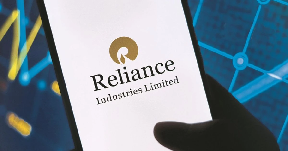 RIL stock jumps 10% in 1 month, nears record high. Should you buy or hold? | Markets News ...