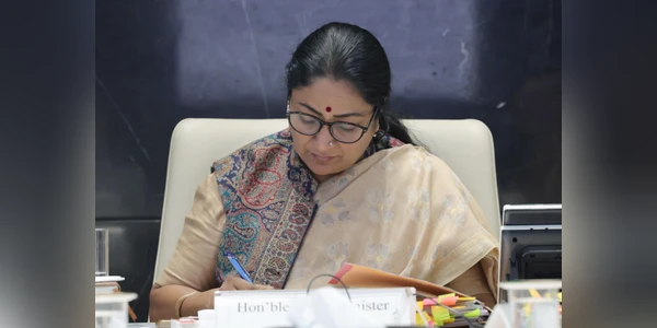 Delhi CM, transport minister meet six automakers on EV Policy 2.0 ...