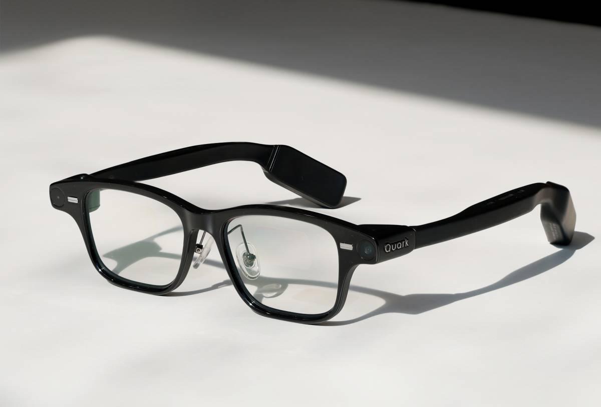 Alibaba unveils Quark AI Glasses with dual displays and swappable ...