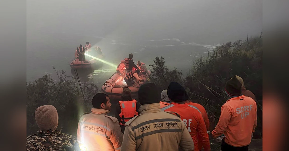 Junior engineer sacked after techie killed as car plunges into pit in ...