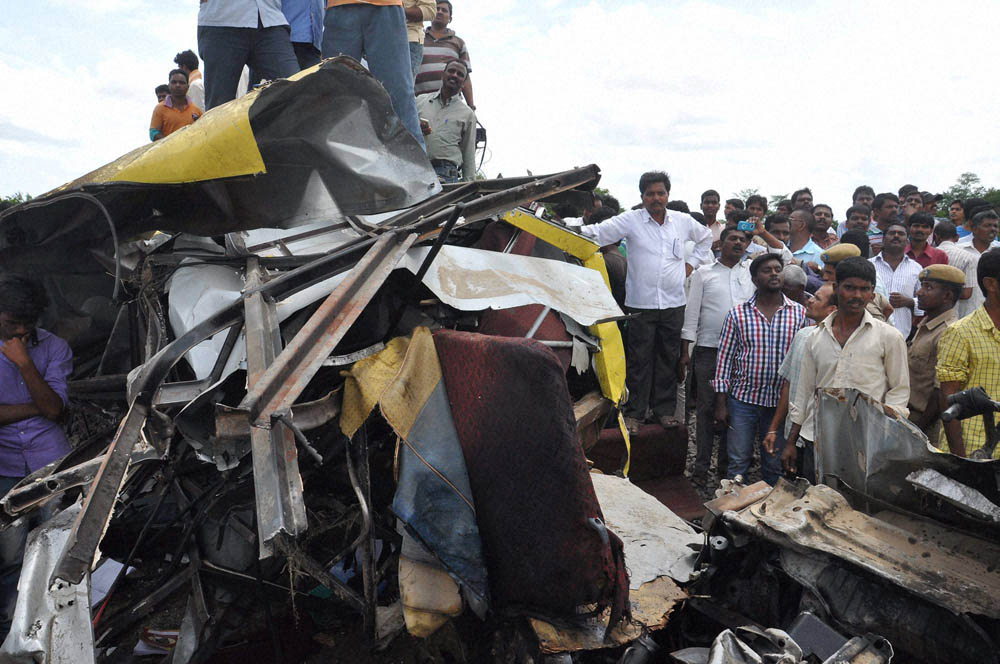 12 School Students Dead School Bus was Hit by a Train | Photo Gallery ...