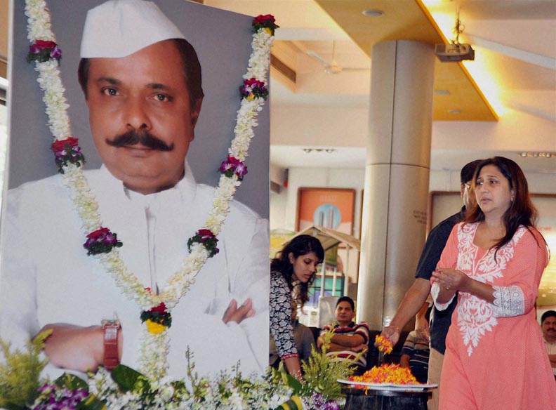 Actor Sadashiv Amrapurkar laid to rest | Photo Gallery - Business Standard
