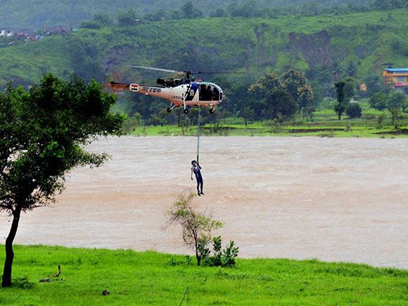 Mahad bridge collapse: Rescue team carry out search operation | Photo ...