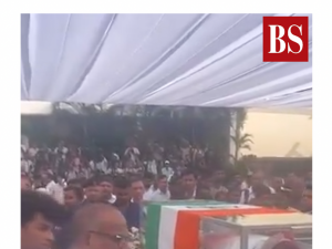 Watch: Ratan Tata's dog 'Goa' bids farewell to him