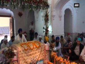 Pakistani Sikhs celebrate birth anniversary of Guru Ram Das